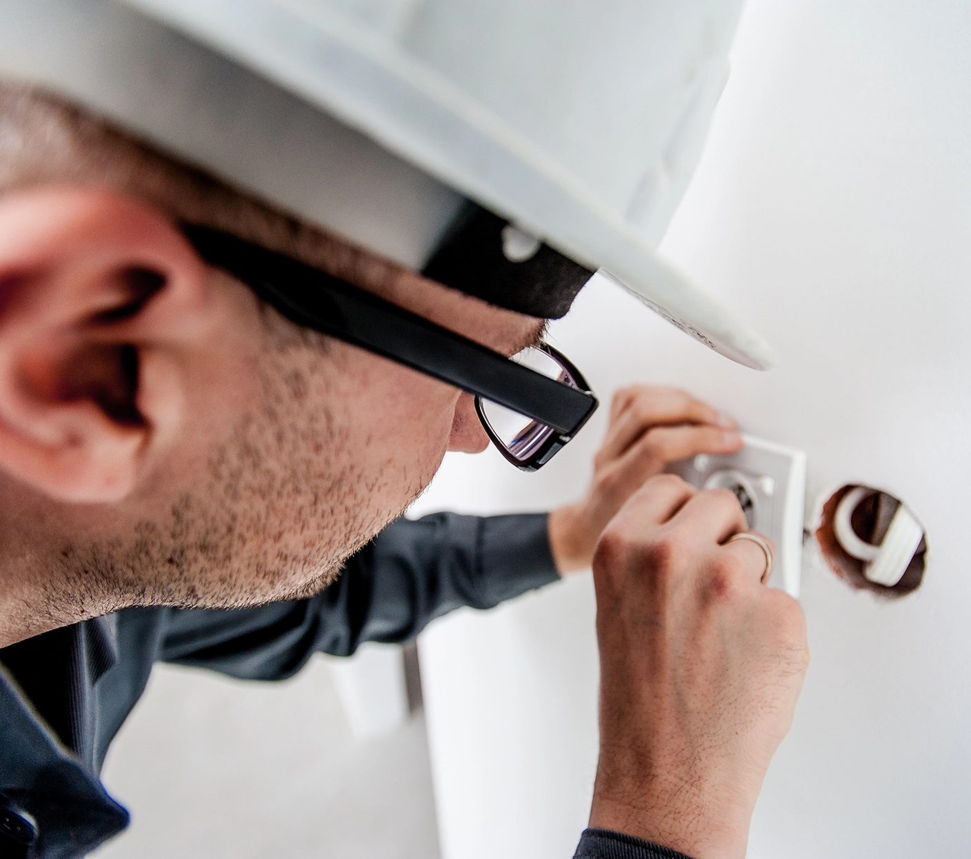 About (Theme) – Lake County Electric Supply